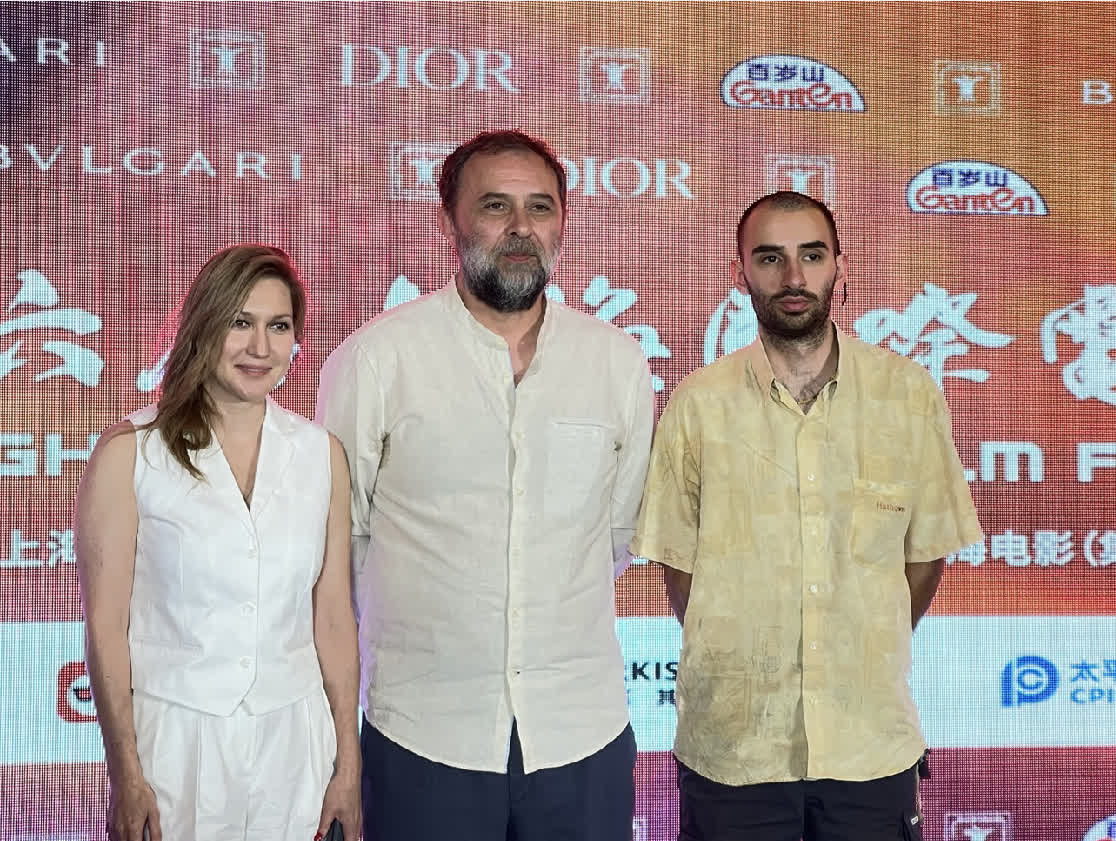 俄羅斯導演Bakur Bakuradze宣傳新片《院中雪》 - 神州 - 香港文匯網