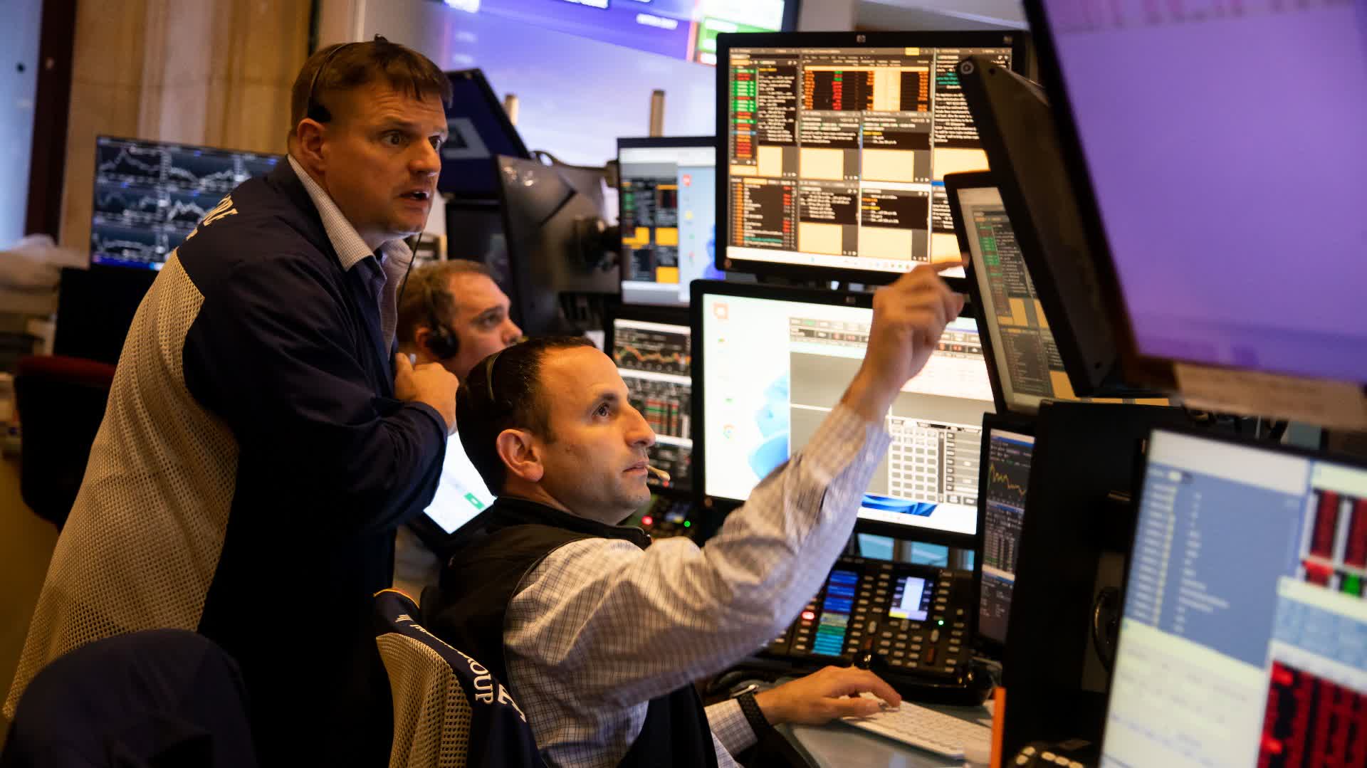 超400次溢價風險提示 難阻資金大幅湧入QDII產品 - 神州 - 香港文匯網